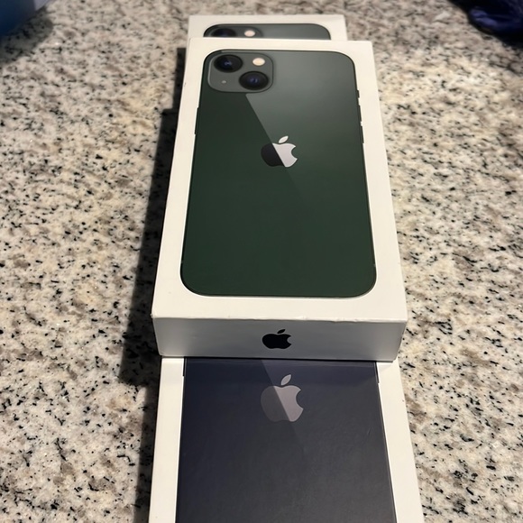 Apple | Cell Phones & Accessories | I Phone 3 Empty Boxes 2 Green Boxes ...